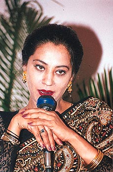 Priya Tendulkar Age, Movies, Biography, Photos
